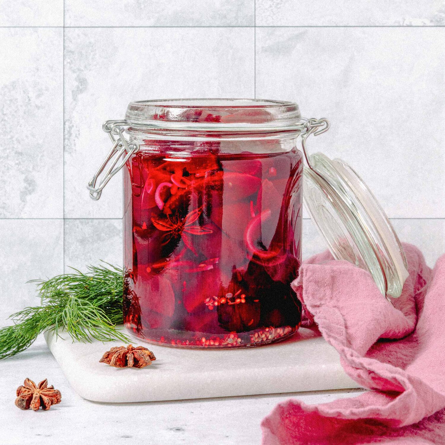 Betteraves marinées aux oignons rouges | TOUGO